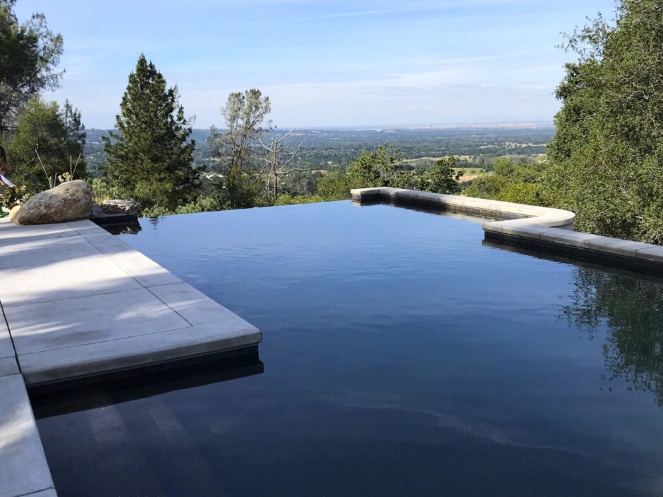 Vanishing Edge Pool: Enhance Your Slope | Jim Chandler Pools